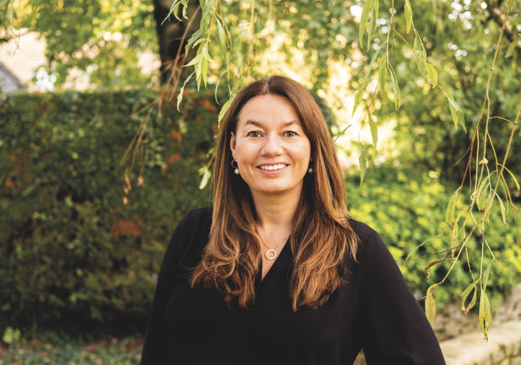 Anna - Dialogue Review